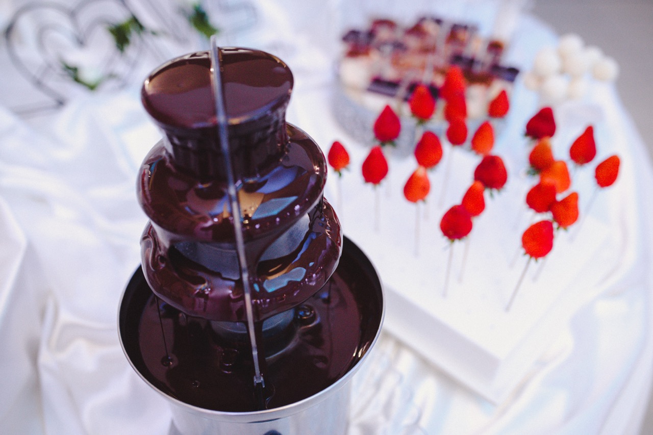 Chocolate Fountain vs. Chocolate Waterfall: What’s the Difference ...